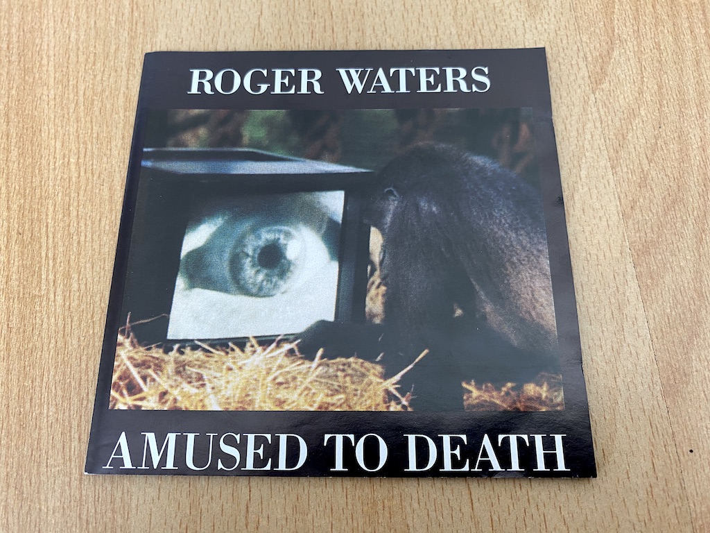 Roger Waters – Amused to Death (1992) - axels-musikblog.de